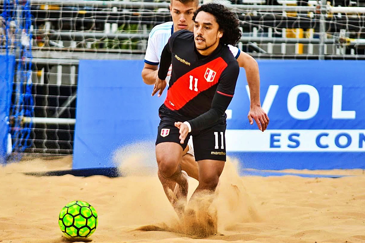 Billy Velezmoro entre los mejores del mundo en fútbol playa. ¡Peruano ...